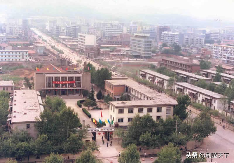 Old Photos: Documenting Jingmen's Urban Change - iNEWS