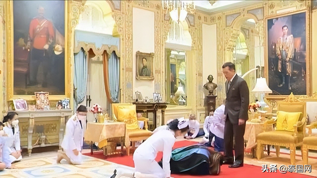 Princess Chulabhorn of Thailand presents honorary doctorate of medicine ...