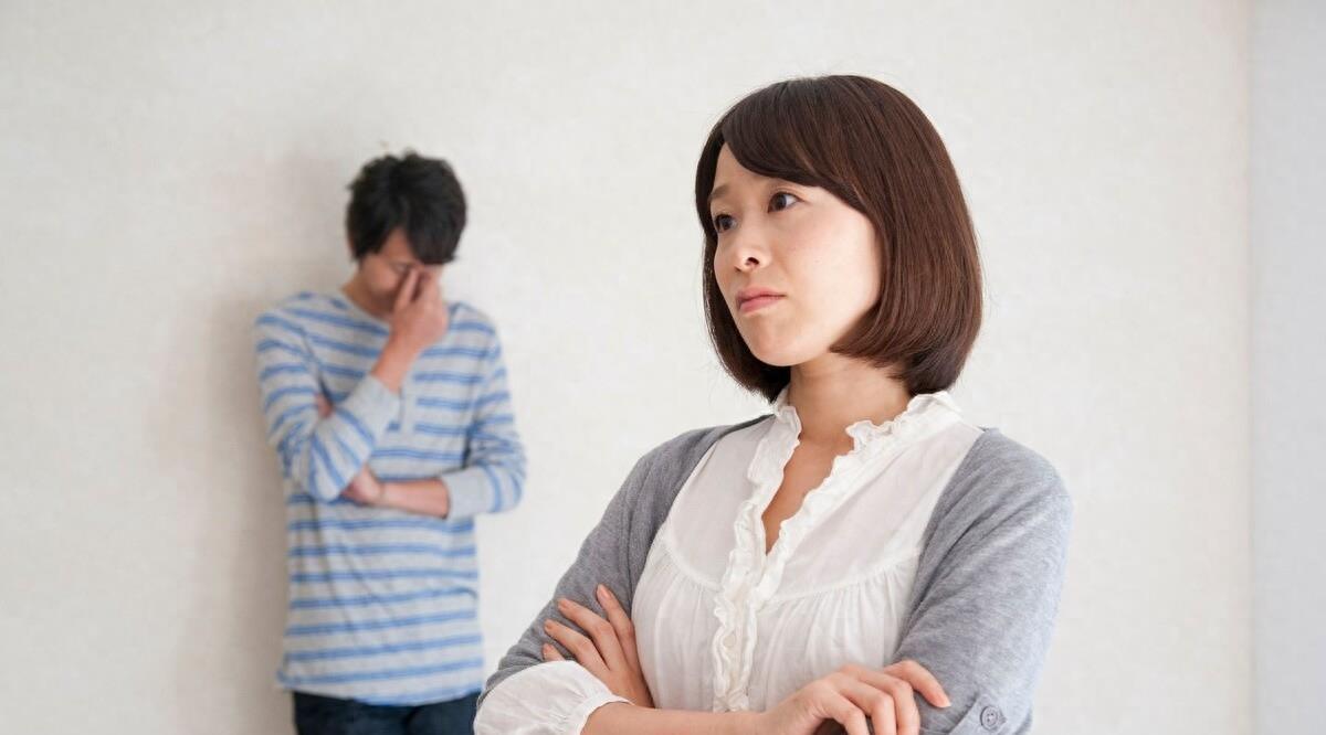 Mother-in-law and daughter-in-law fight, wife fights back after divorce ...