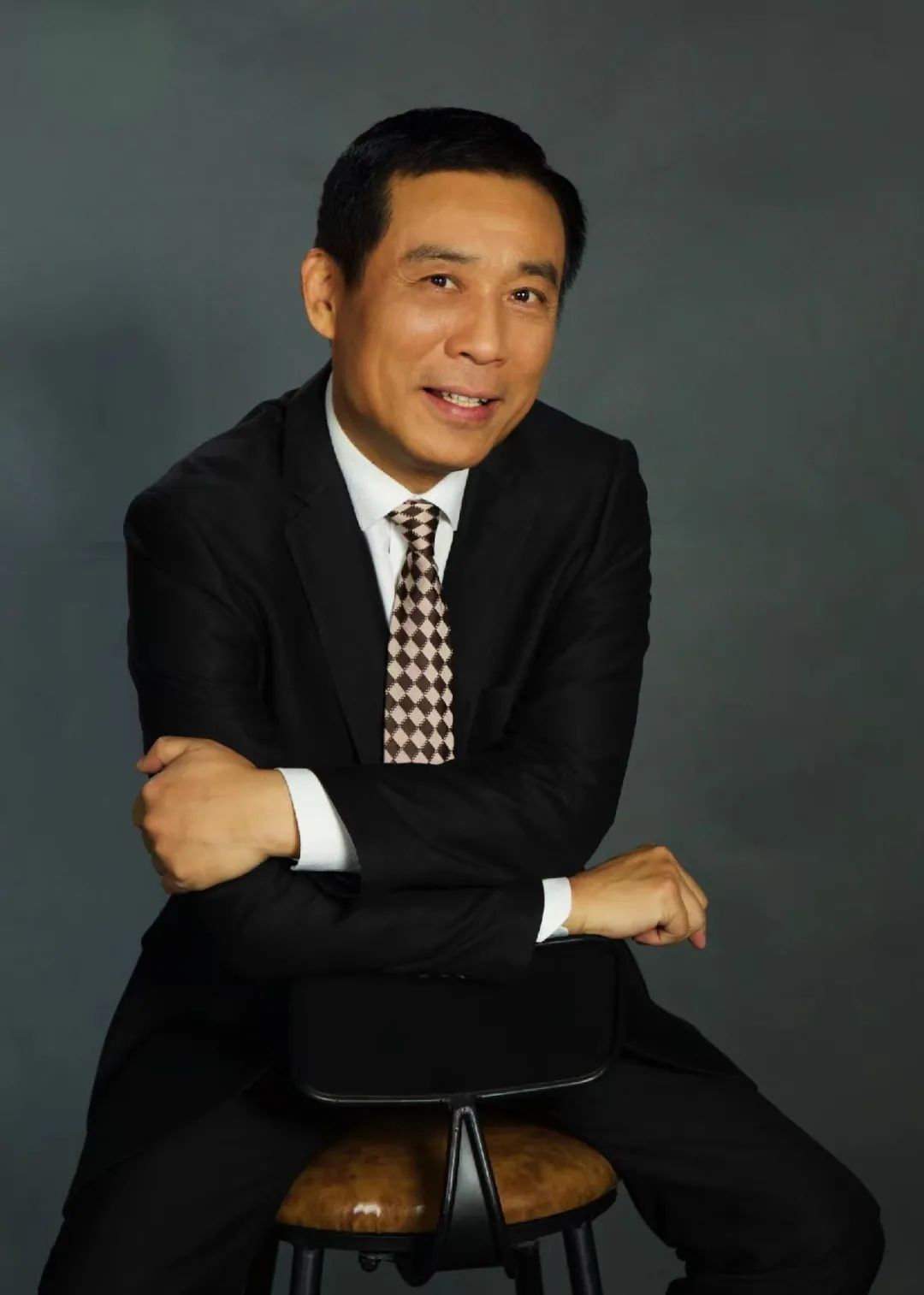 Director Jiang Ping: Red Movies, Screens Past and Present - iNEWS