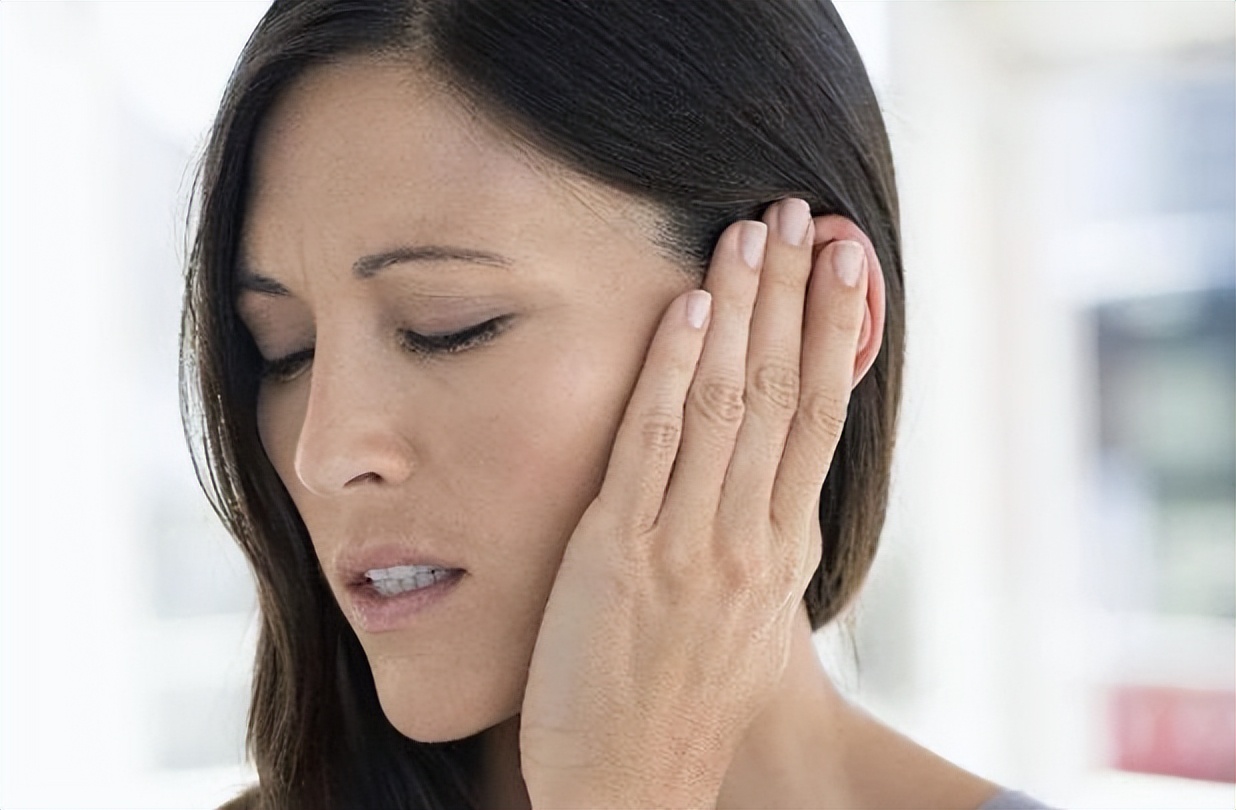 Where did the crease on the earlobe come from? Is it related to sudden ...