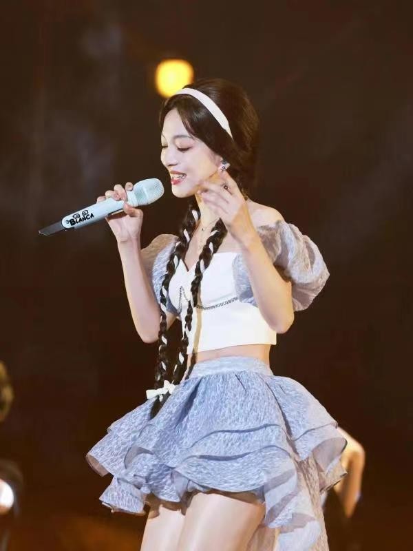 Why has no one dared to marry the 41-year-old Angela Chang? Seeing her ...
