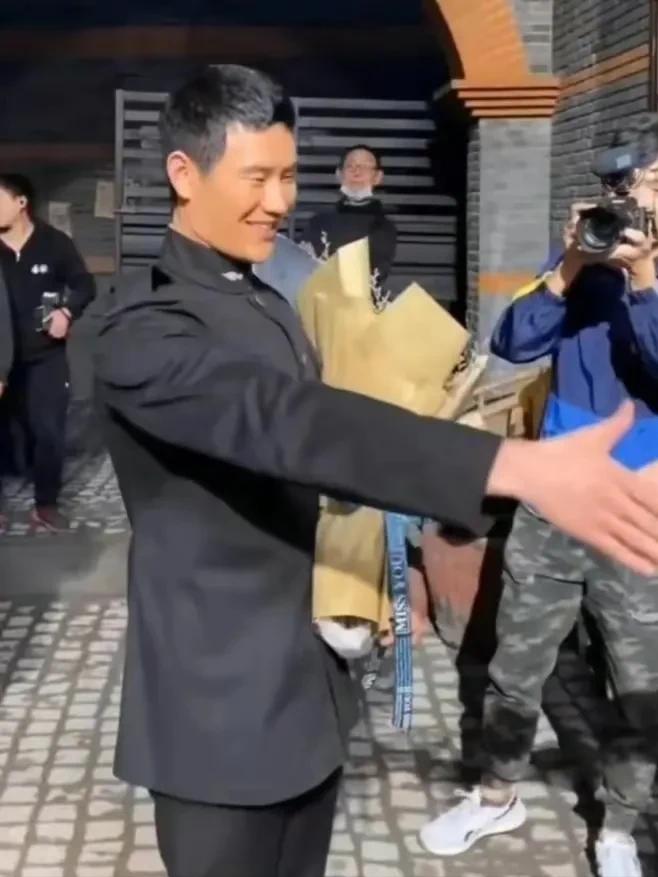 On the night of the Huabiao Awards, Brother Gazi was refused entry ...