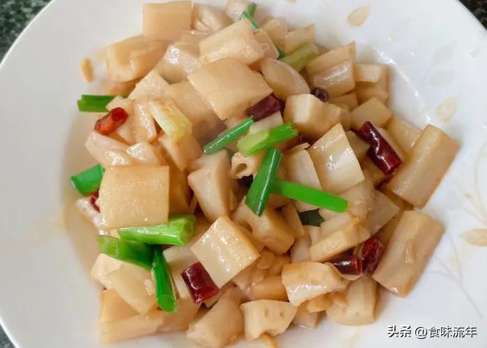 Hot and sour diced lotus root with full flavor, cooked in 8 minutes ...