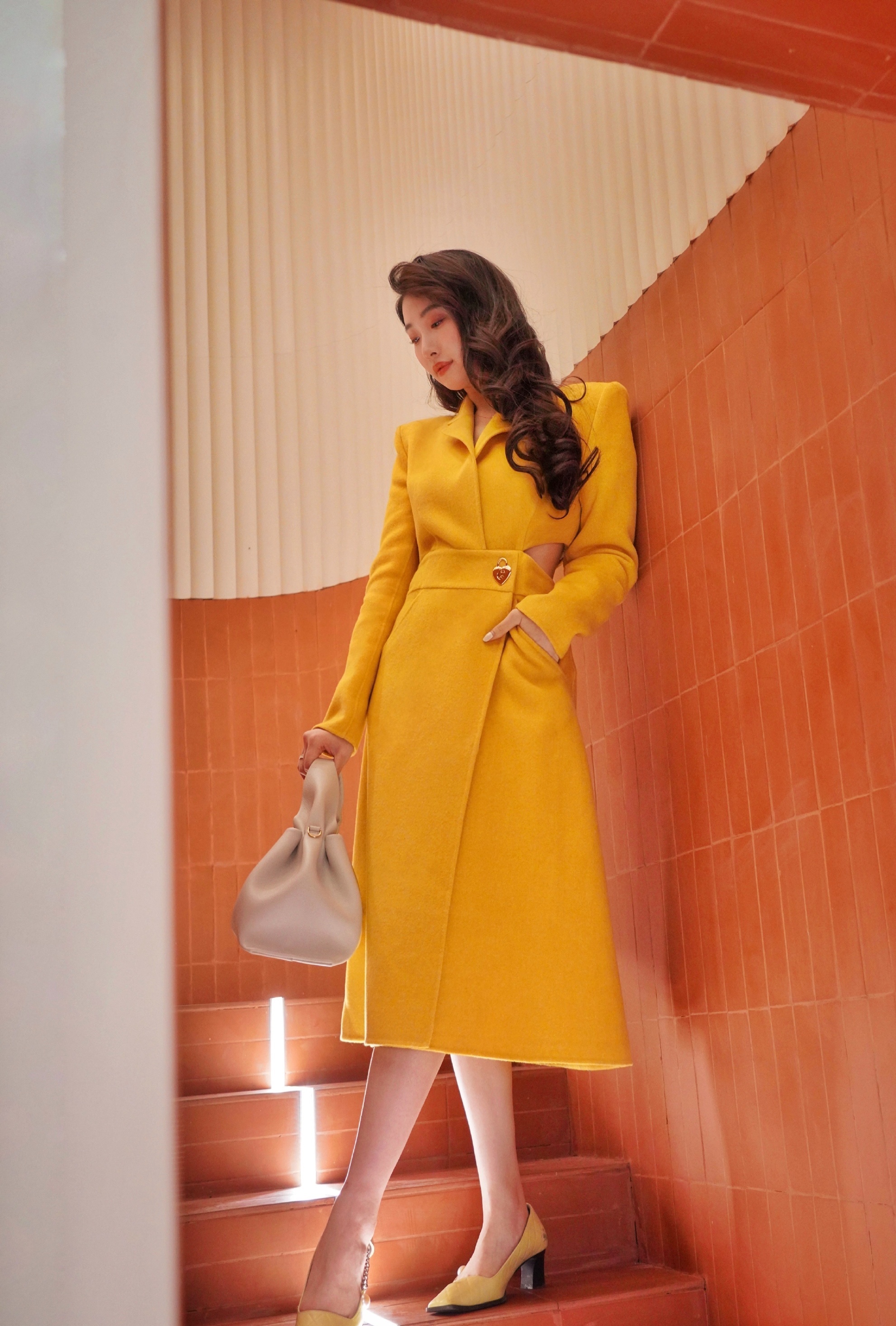 Internet fashion celebrity Shen Yunfei posted the latest photo, wearing ...