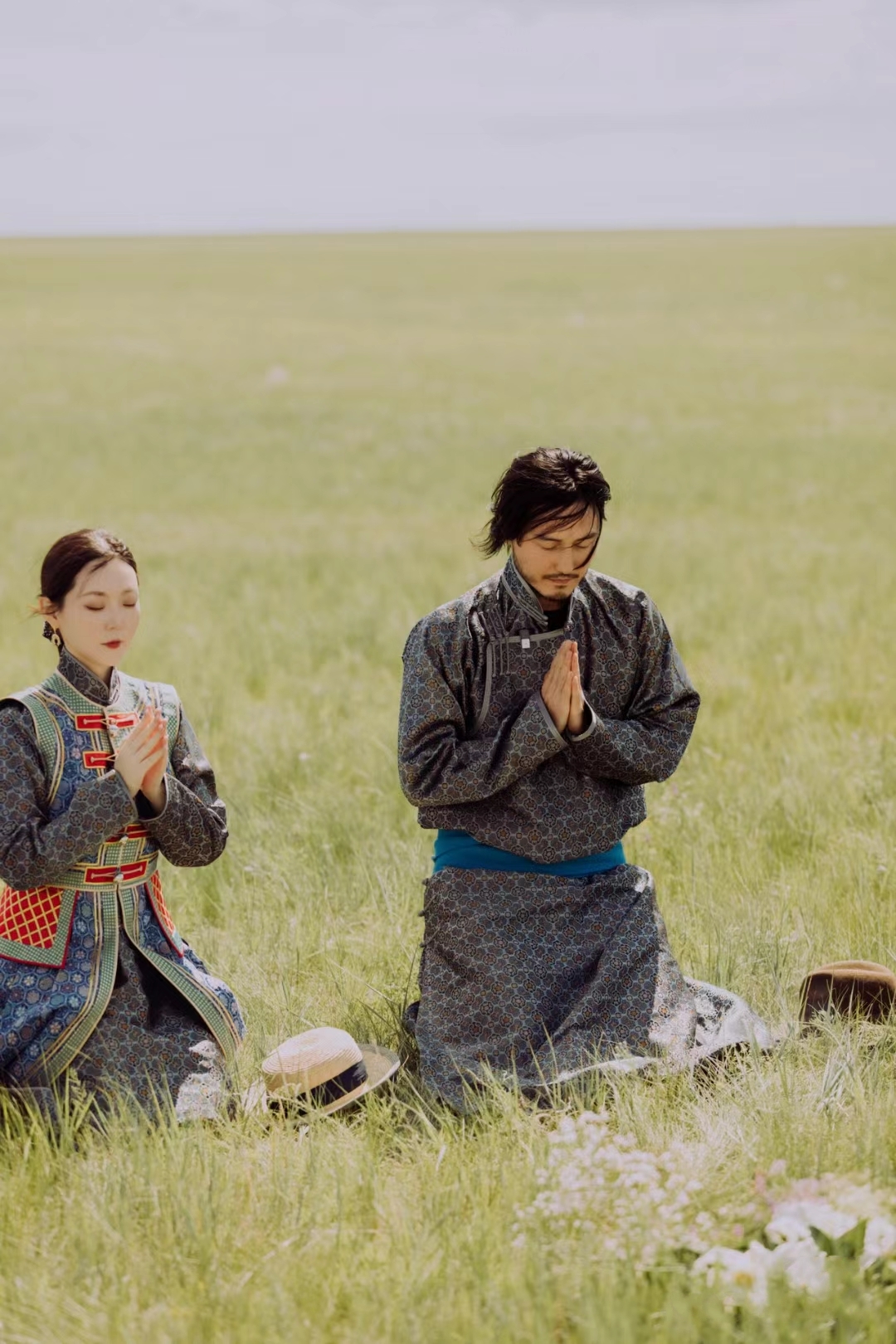 The daughter of the auspicious three treasures and her newlywed husband ...