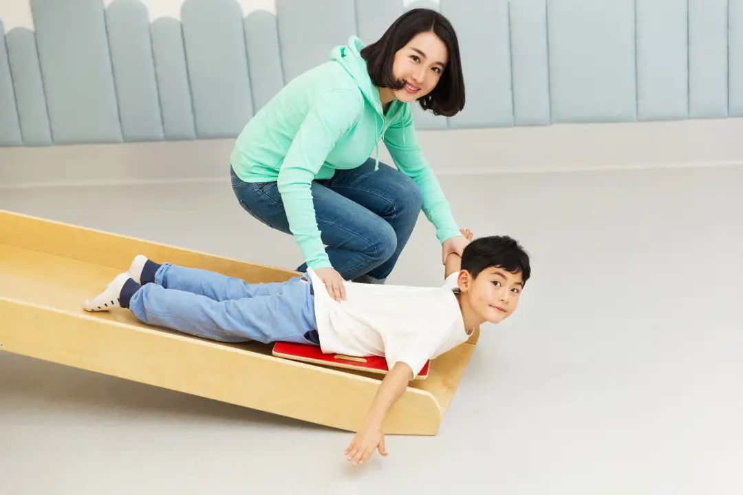 What should I do if my child is clumsy and has a poor body concept? - iNEWS
