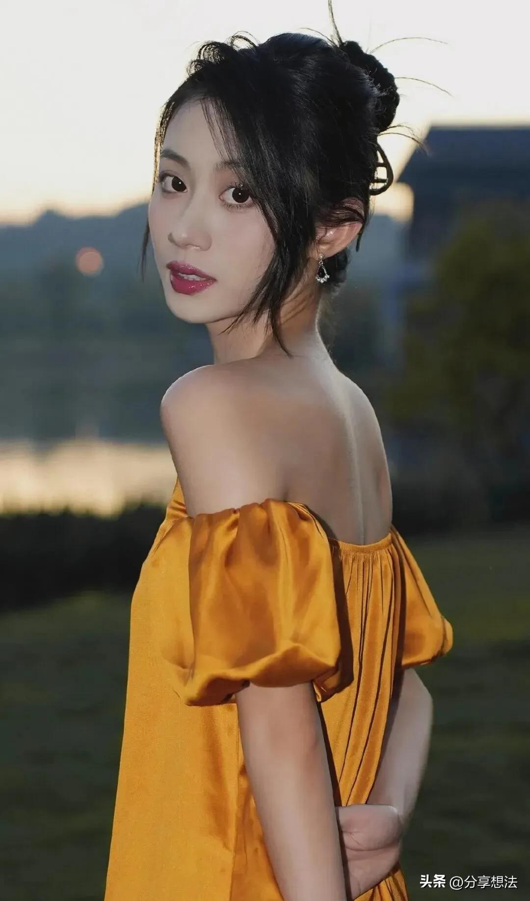 Wu Keyue star wallpaper! - iNEWS