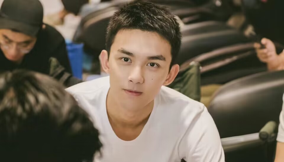 The film version of "League of Legends" was released, the male ...