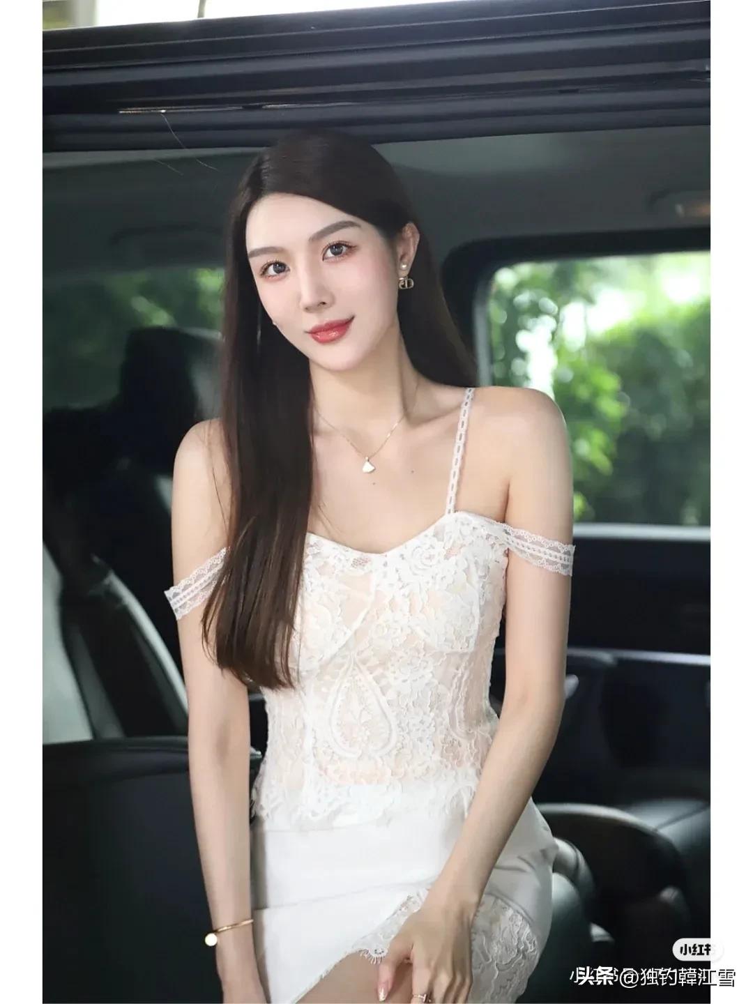 Beijing fashion beauty, beautiful face, slender body, exciting - iMedia