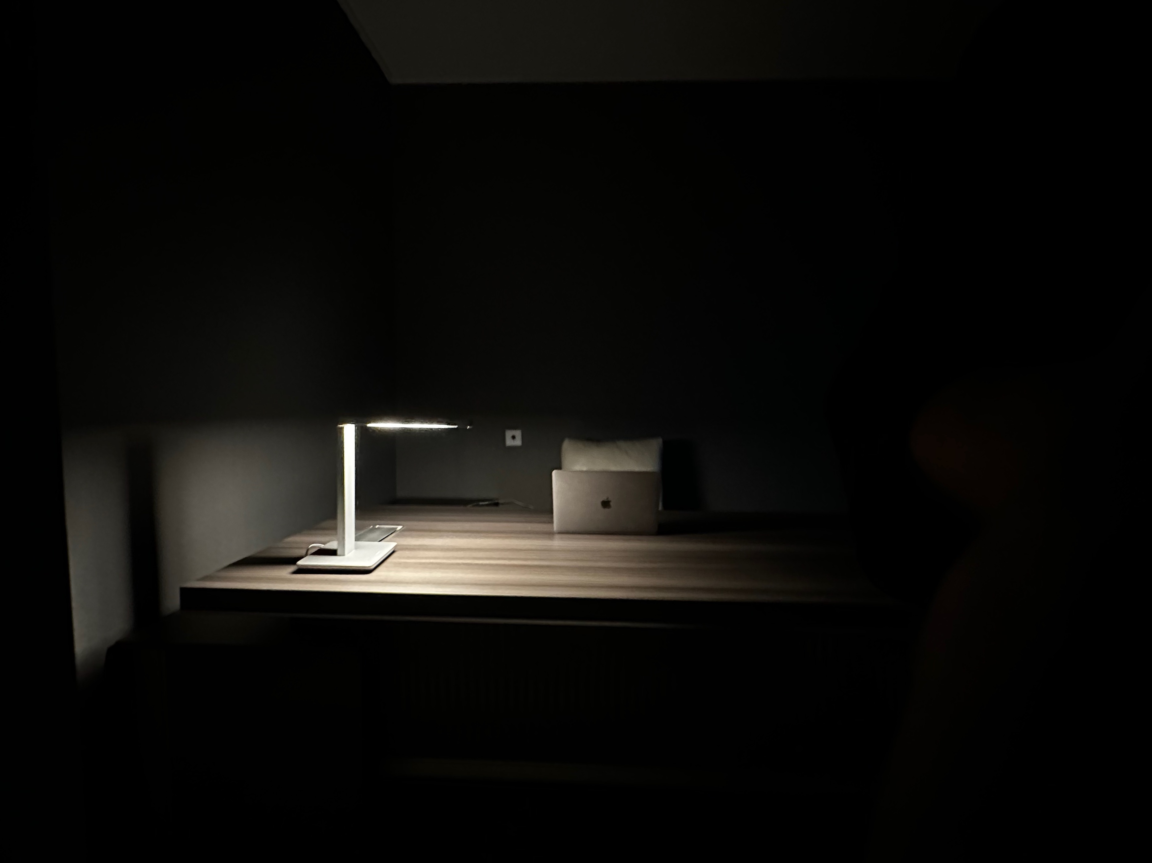 I want to persuade, don't be deceived by high color display, that thing ...