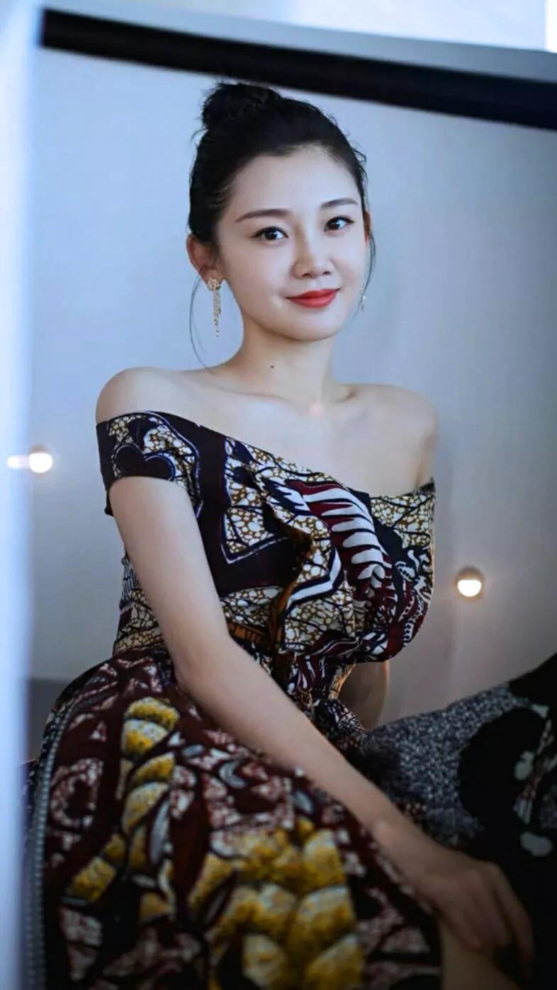 Miao Miao, a temperamental beauty, Zheng Kai is really lucky - iMedia