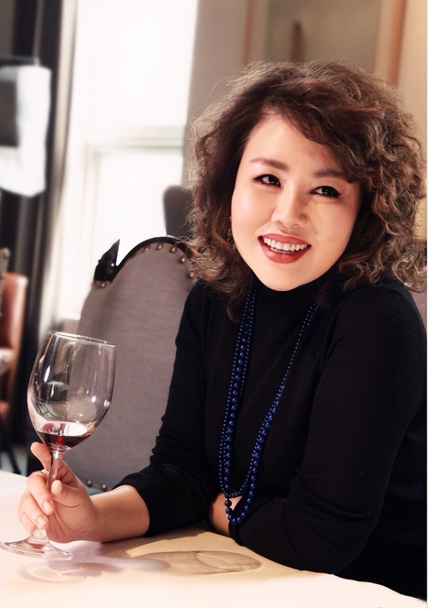 "CCTV famous" Fang Jing retired due to "Spygate", 44-year-old guest ...