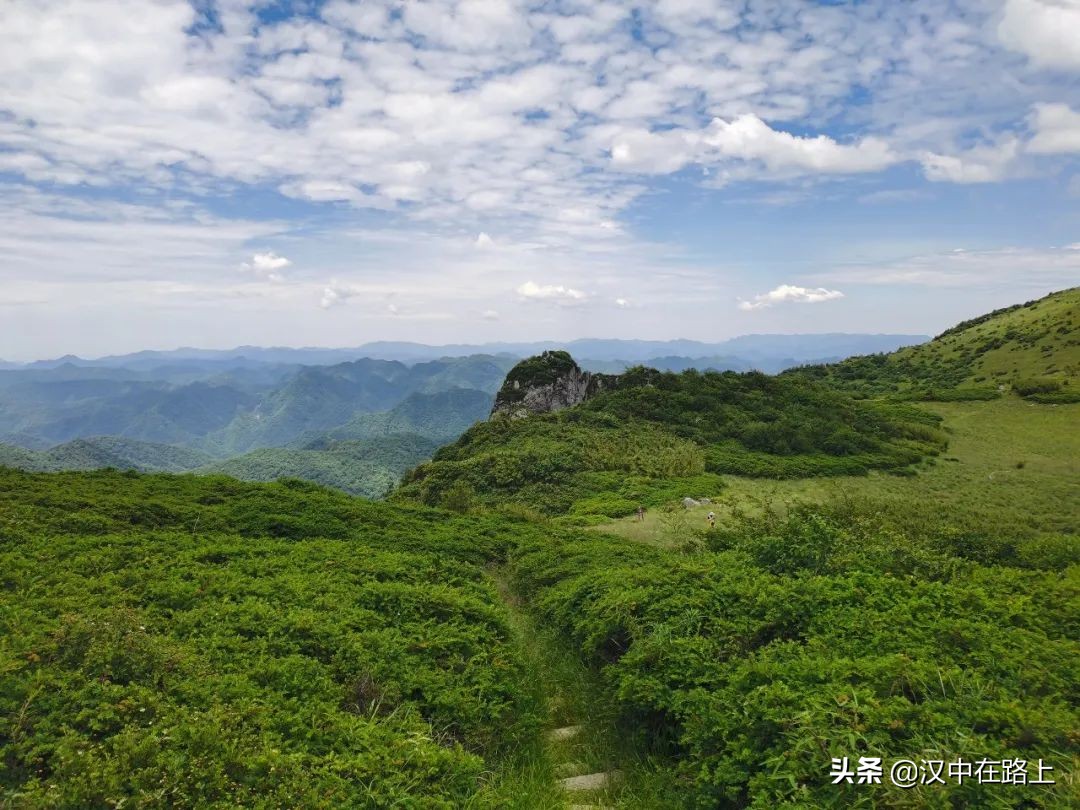 Song of Summer in Liuba Zibai Mountain - iNEWS