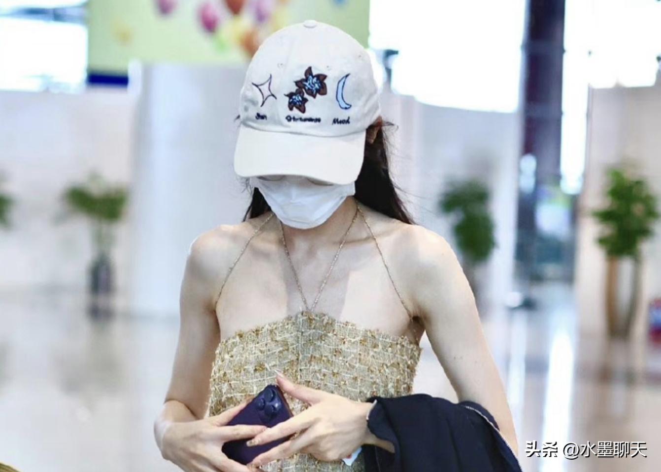 Di Lieba showed his back at the airport, how could someone touch the ...