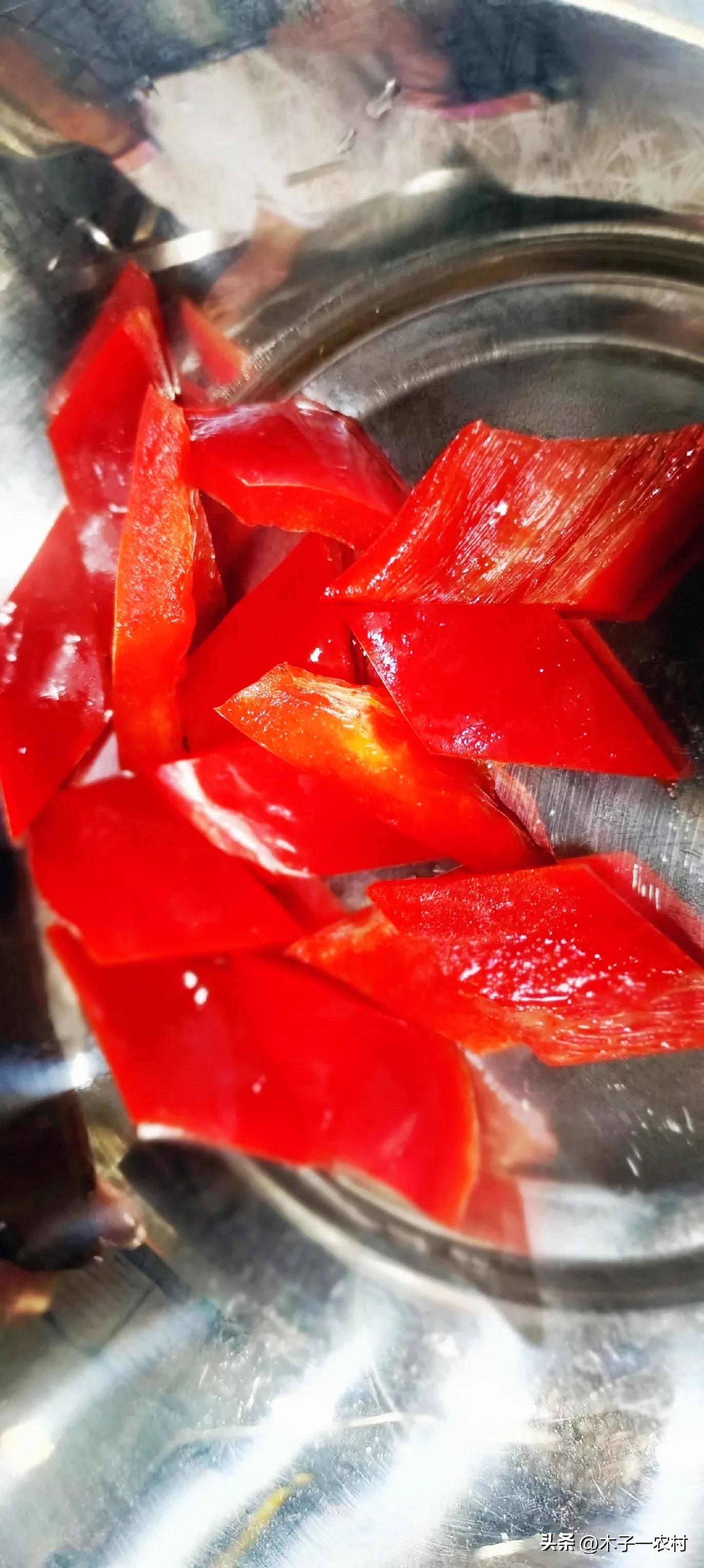 "Pineapple Braised Lily", Yunnan Special Food - iNEWS
