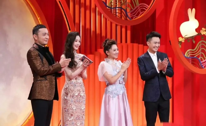 Song Yi quietly does great things! Surprise appearance at CCTV Mid ...