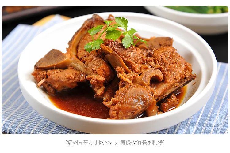 Home-style sharing of pork bones--Sauce Backbone - iNEWS
