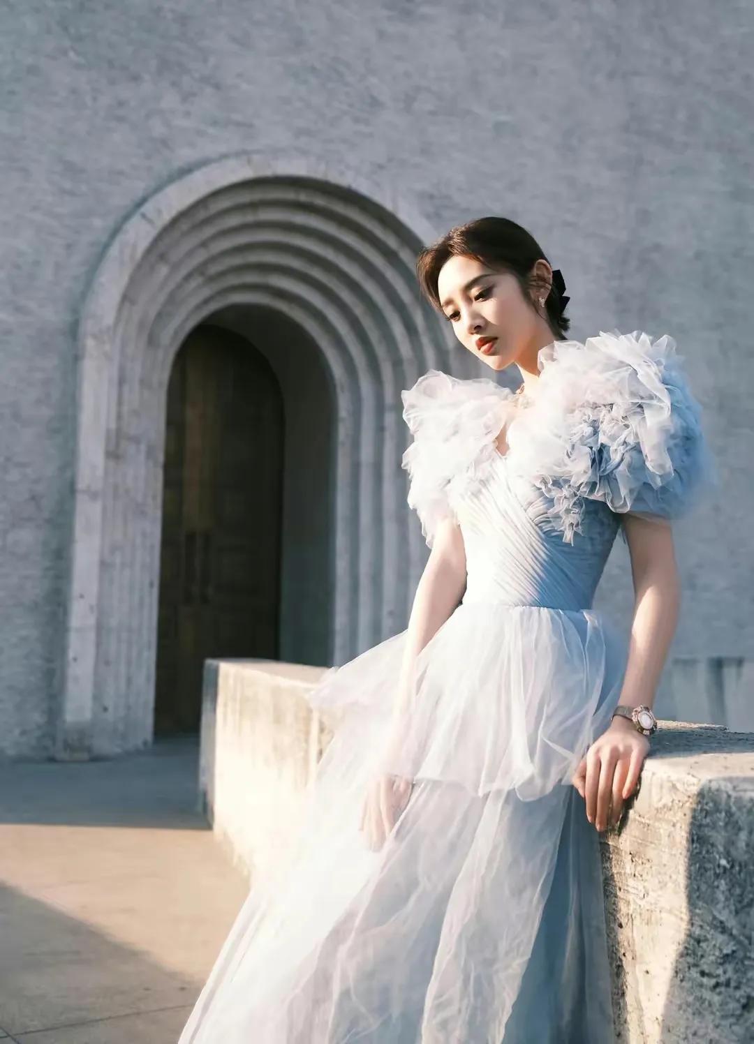 Tang Yixin's beautiful girl - iNEWS