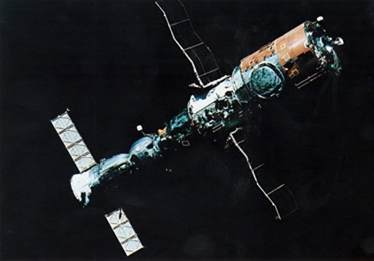 In 1971, three Soviet astronauts were exposed in space, their lungs ...