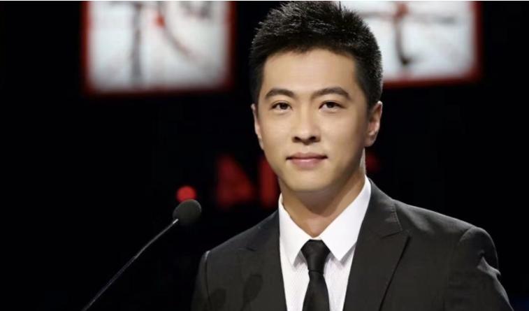Gu Guoning: Not an anchor and a teacher, he made his first appearance ...