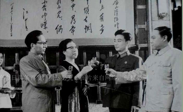 In 1976, Wang Hongwen made a decision that prompted Hua Guofeng to ...