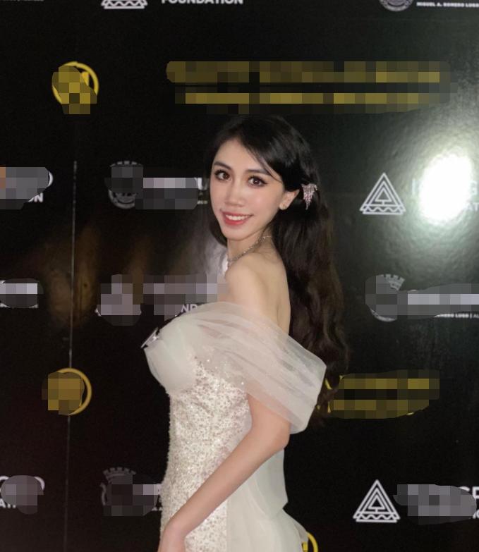 The scene of Miss World Dinner is exposed!Jiang Siqi has a strong aura in C position, and all of ...