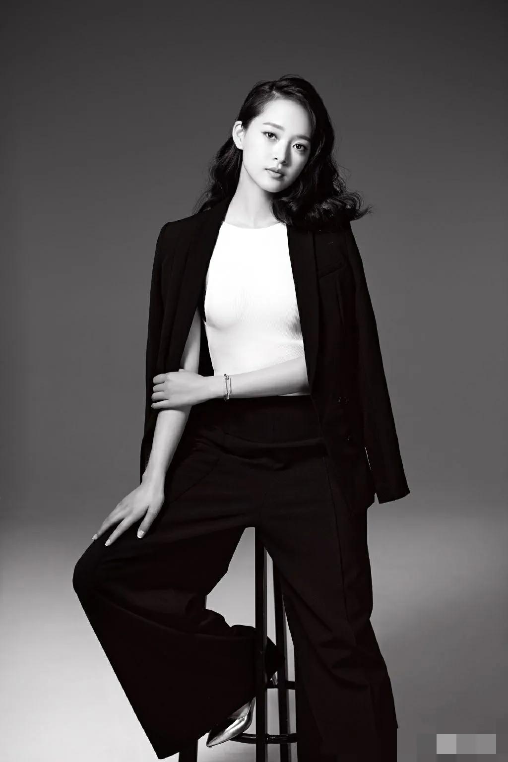 Feng Yue, famous actor - iNEWS
