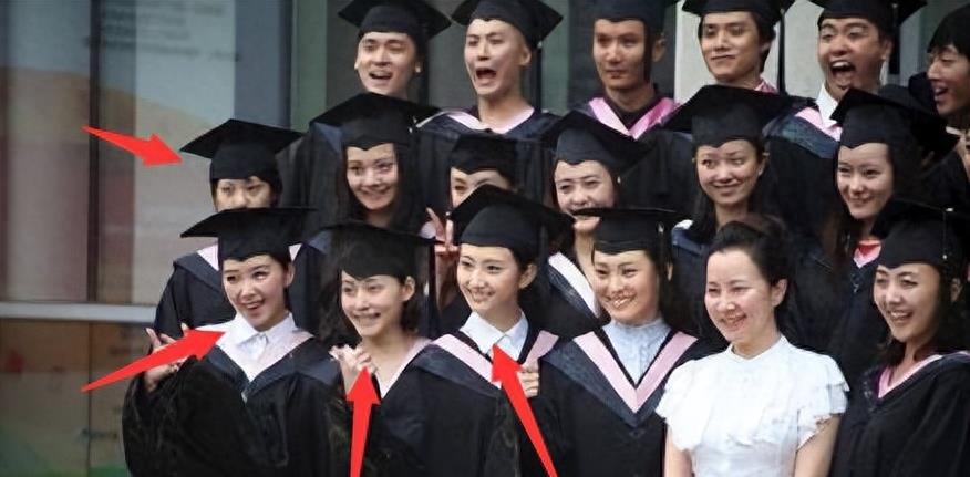 8 female celebrities who are "naturally unphotogenic". They are all ...