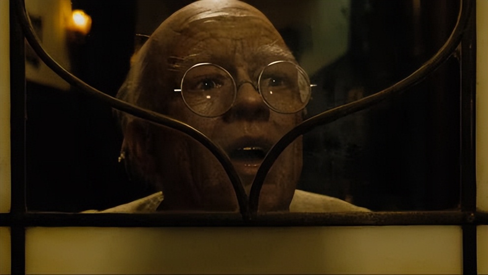 "The Curious Case of Benjamin Button" played by Brad Pitt: the journey ...