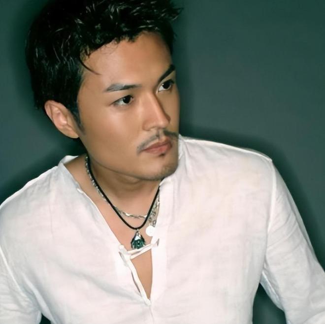 12 years after the breakup, Gao Yuanyuan married her younger husband ...