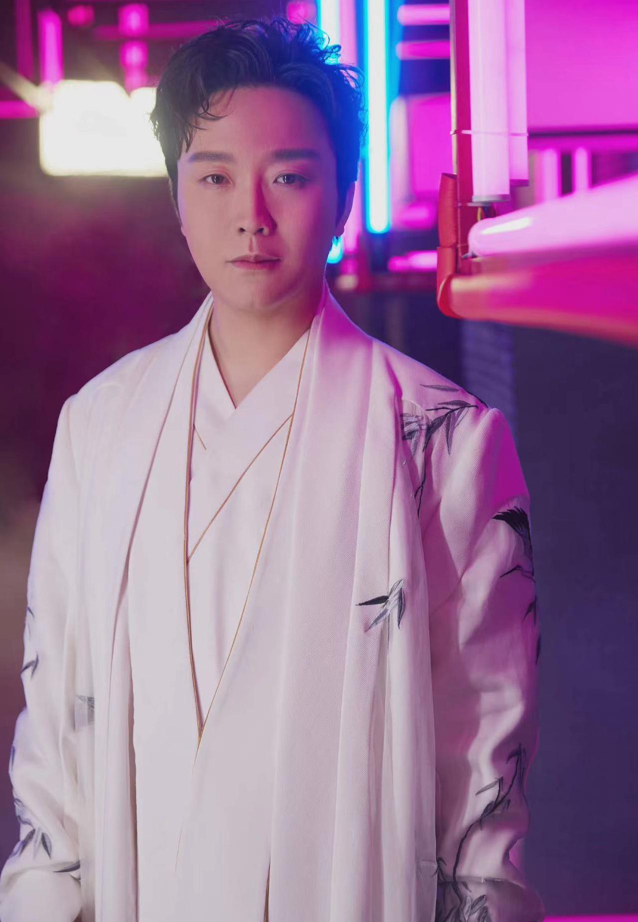 Li Yugang went to the river alone late at night!Put on a few prayer ...