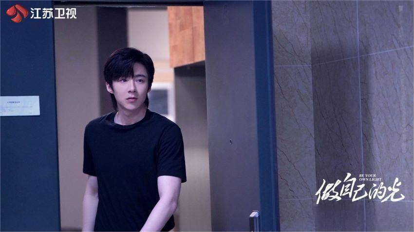 Interview with Yu Ding, director of "Be Your Own Light": Liu Tao is He ...