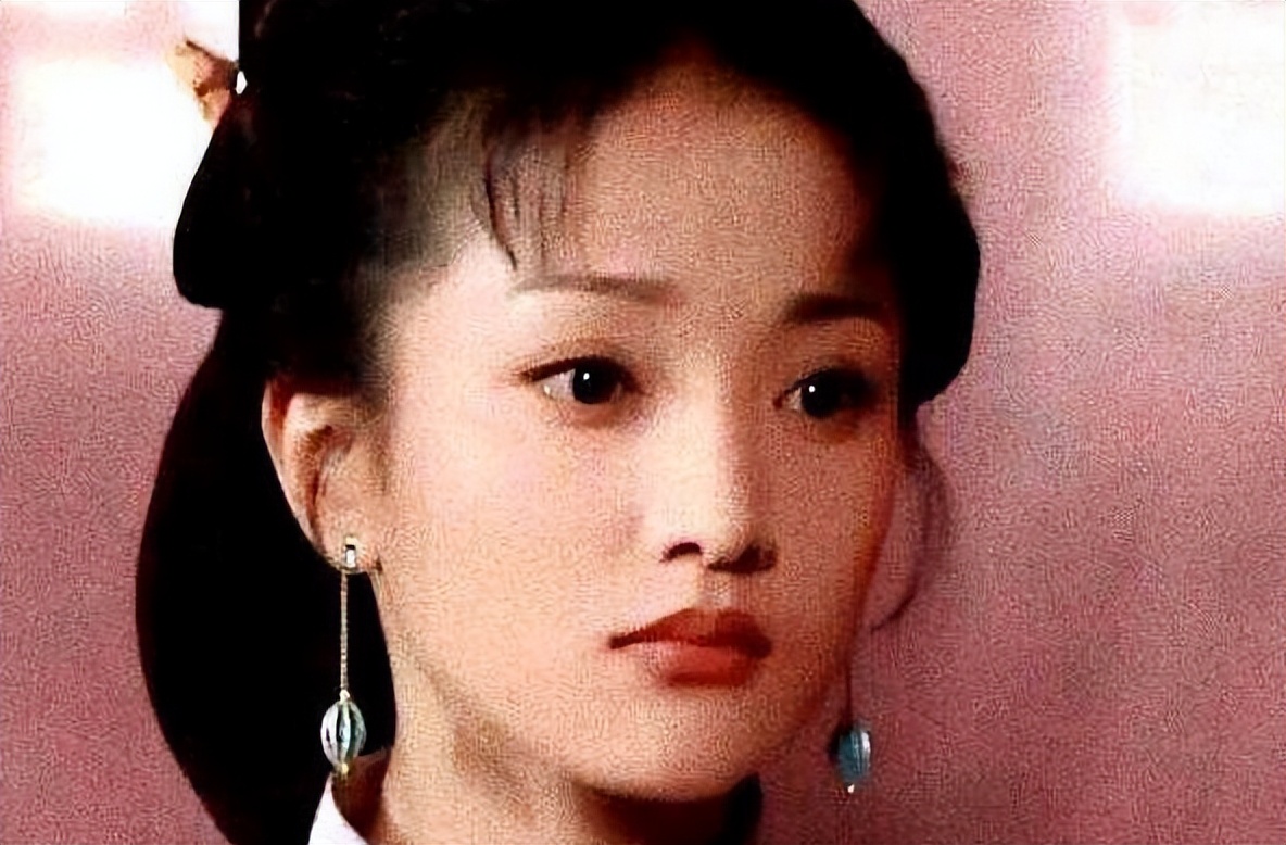 Zhou Xun and Chen Hong were fascinated by him. He was over half a ...