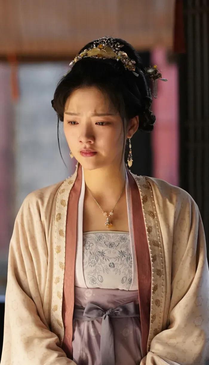 Ren Min, is she in a hurry? Looking for a top stylist to change the ...