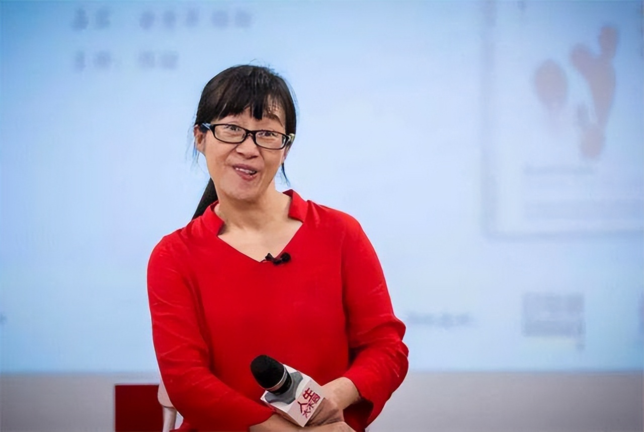 Yu Xiuhua has another "black material"?The poet opens a yellow accent ...