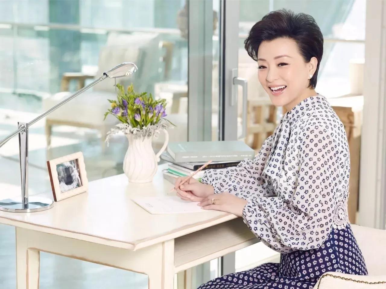 Yang Lan: You have to fight for the life you want by yourself - iNEWS