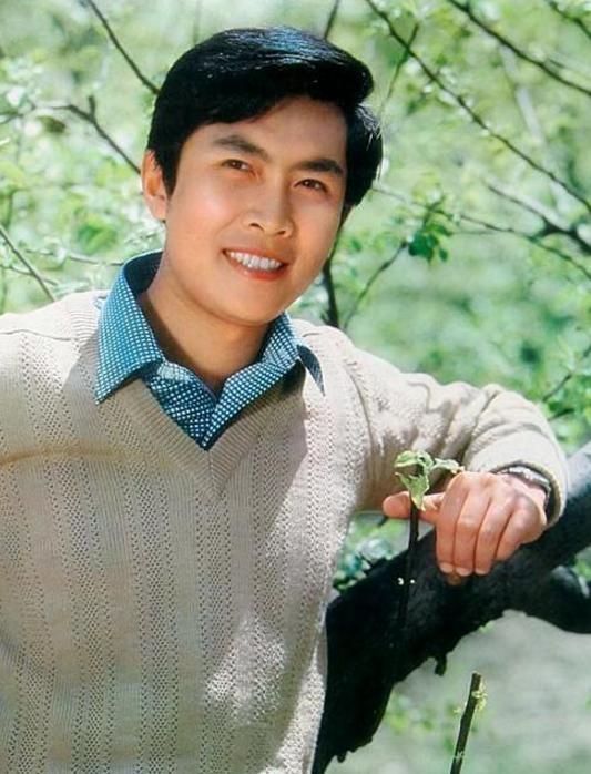 Well-known actor Tang Guoqiang, married 12 years younger after he ...