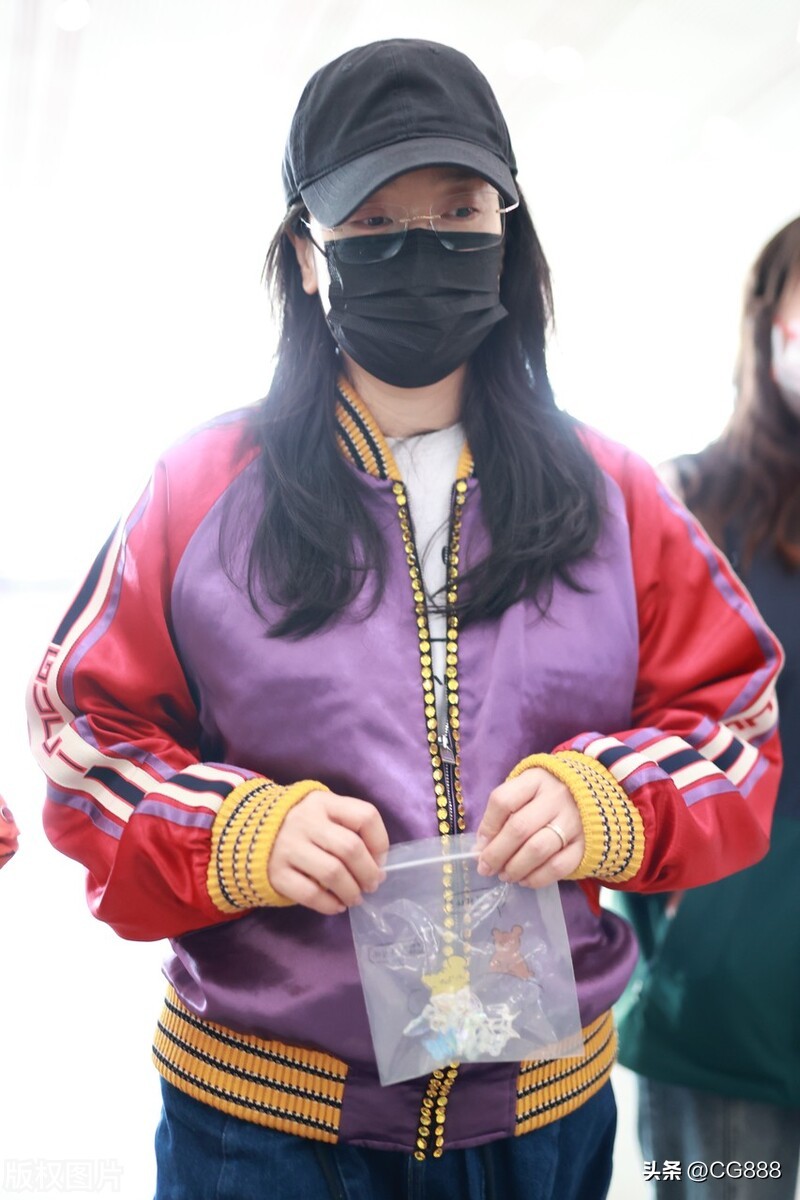 Linghua appeared at Beijing Capital Airport on March 25, 2023 - iMedia