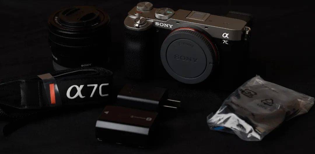 Thin and compact, Sony Alpha 7C full-frame mirrorless camera - iMedia