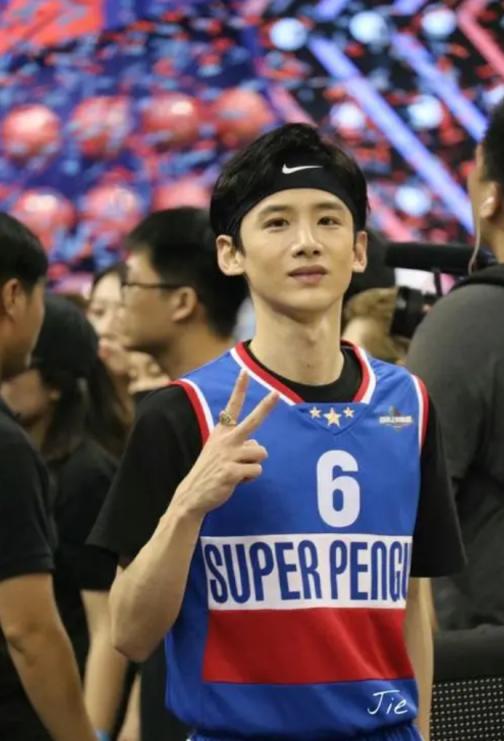 Bai Jingting's Transformation Road: From a docile Xiaobai to a meme ...