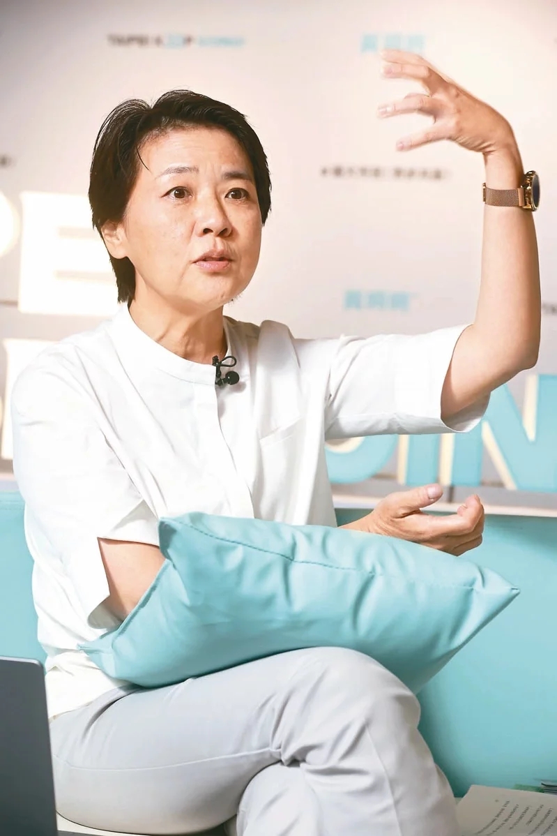 Refuting the blue-green label, Huang Shanshan shouted "I'm not a little ...