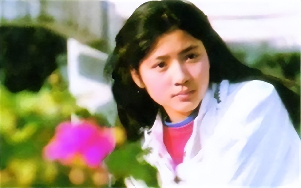 Famous host Ji Xueping married a wealthy husband happily, a daughter ...