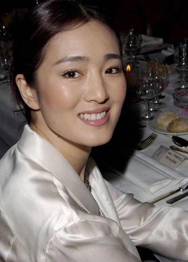 10 Female Celebrities With Flat Faces, But More and More - iNEWS