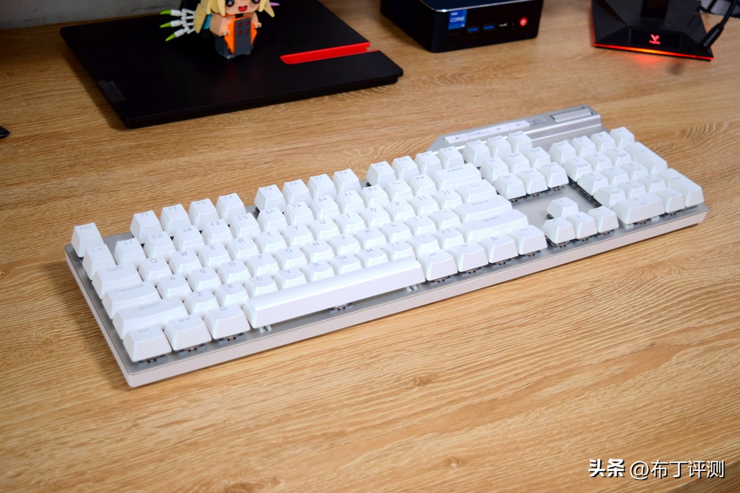 Domestic 100 yuan customized mechanical keyboard, equipped with self ...