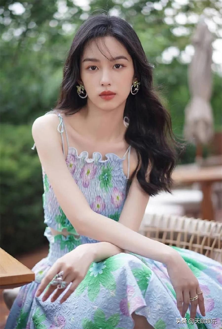 Film and television actress Zhou Ye photo album (8) - iNEWS