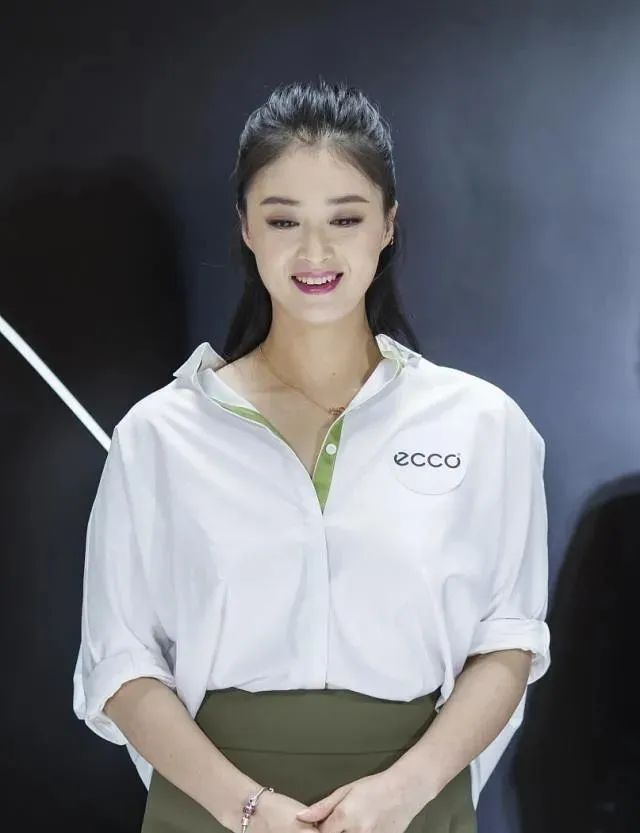 The 40-year-old Jiang Xin is the "true beauty". When she saw her swimsuit photo, she was so ...