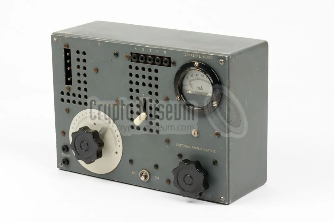 The 40W short-wave transmitter secretly developed by the German ...