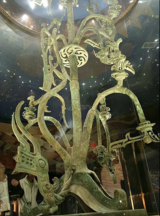 The Secret of the Bronze Sacred Tree - iNEWS