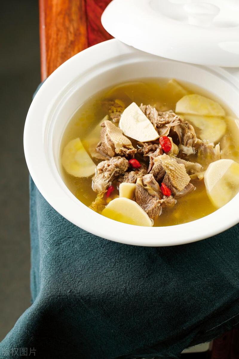 The fragrant dried bamboo shoots and old duck stew will let you take ...
